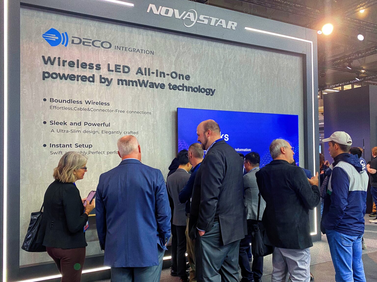 毫米波无线连接LED一体机亮相ISE2025 加速实现“大、薄、美” : 德氪微电子 | 毫米波无线连接芯片